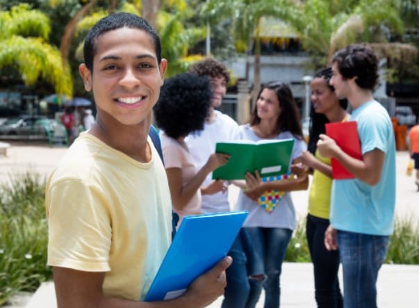 Scholarships for Undocumented Students 2024/2025 - Careerinfos.com